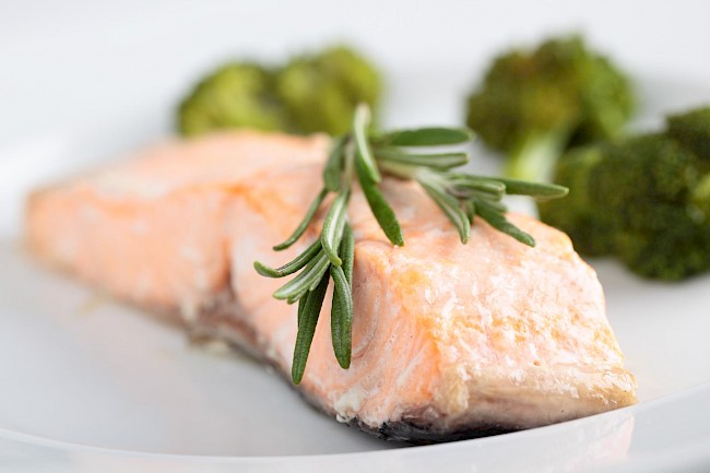 Baked Salmon Calories and Nutrition (100g)