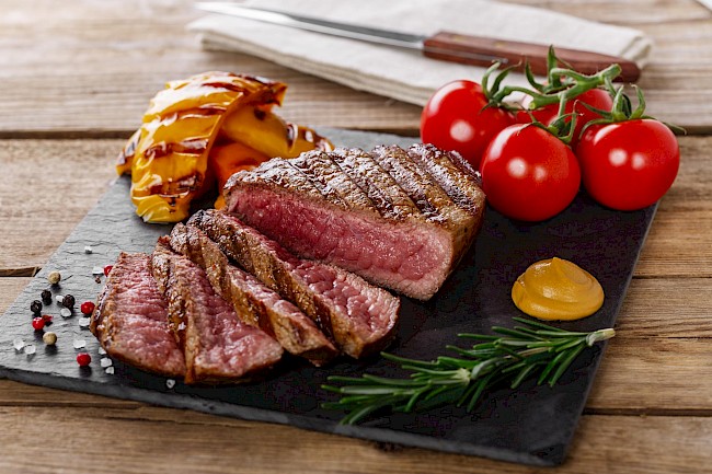 Grilled Beef Calories and Nutrition (100g)