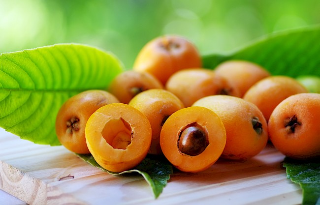 Loquat Calories and Nutrition (100g)
